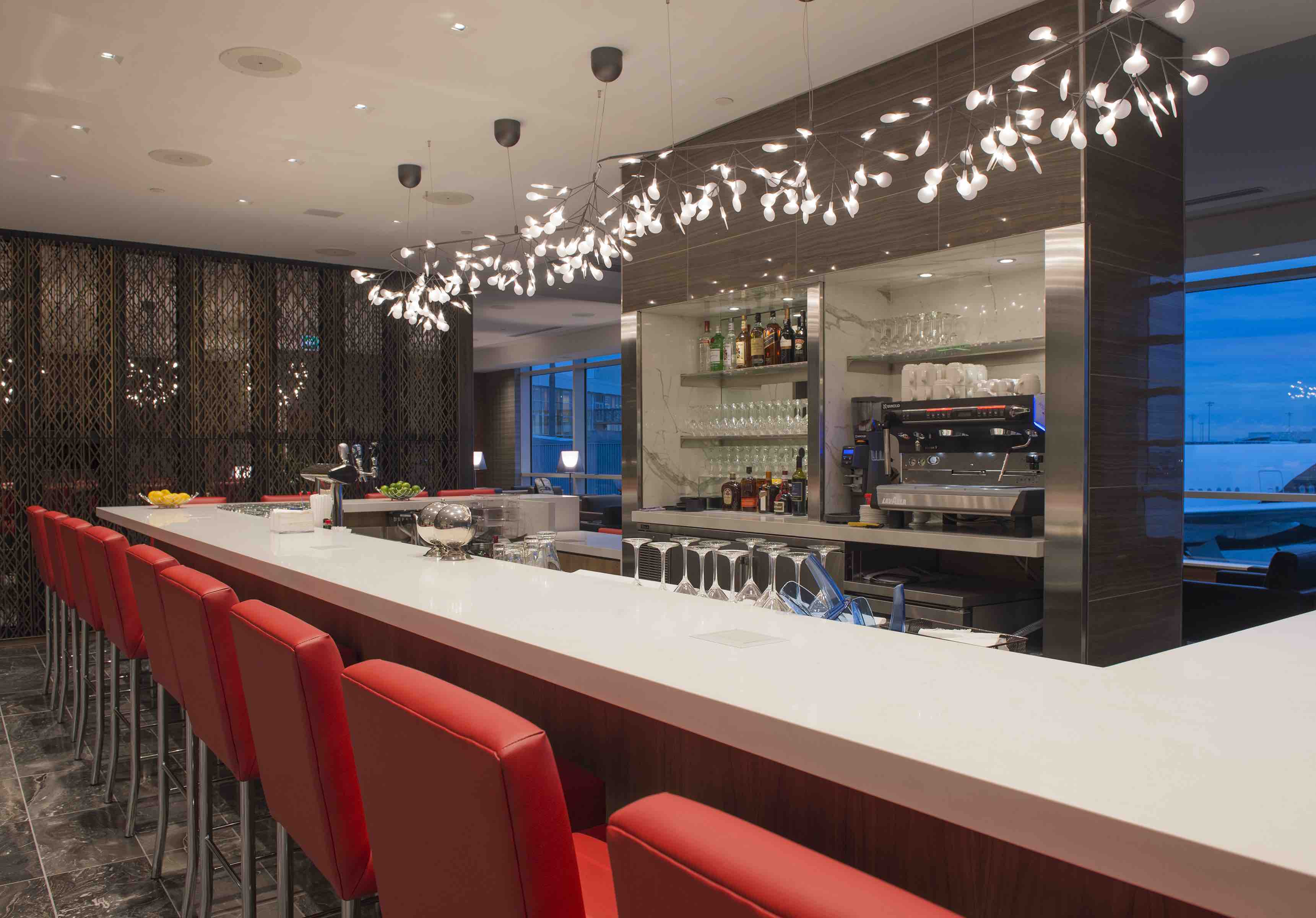 Our Guide To The International Air Canada Lounge In Vancouver | creditcardGenius