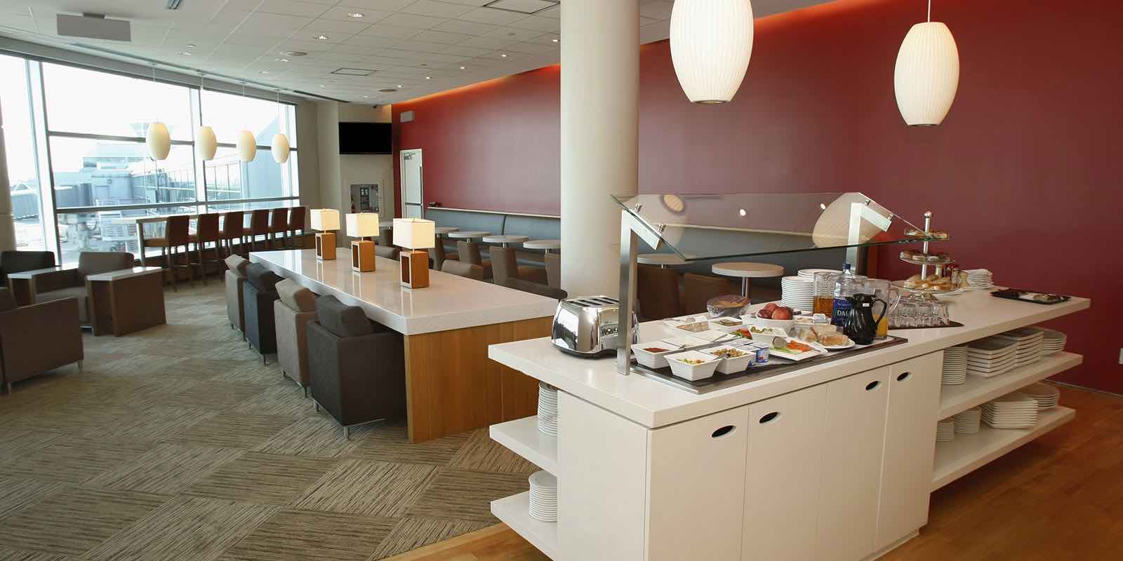 Our Guide To The Plaza Premium Lounge In Toronto (Terminal 3, Domestic) | creditcardGenius